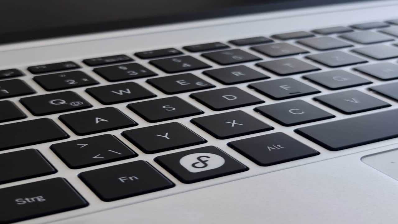 新款 Fedora Slimbook 14 加入 Fedora Slimbook 阵营 - LinuxStory